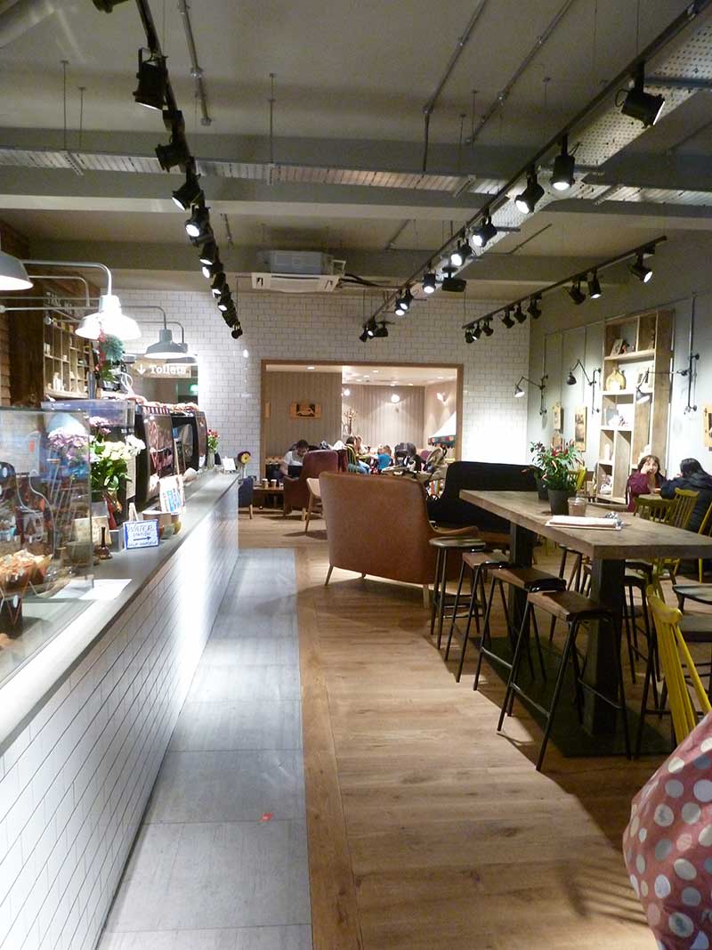 Harris and Hoole, Coffee Shop, High Street, Barnet, London – The Great ...